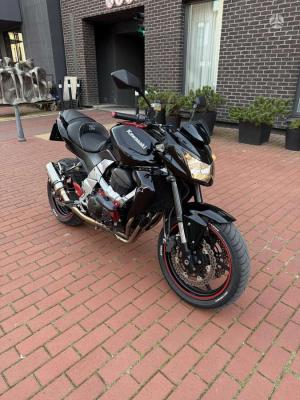Black Kawasaki Z 2009 in Vilnius, with an engine capacity of 0.75 L and mileage of 28 thousand km for 3700 €, photo  on AUTOMOTO.COM.LV