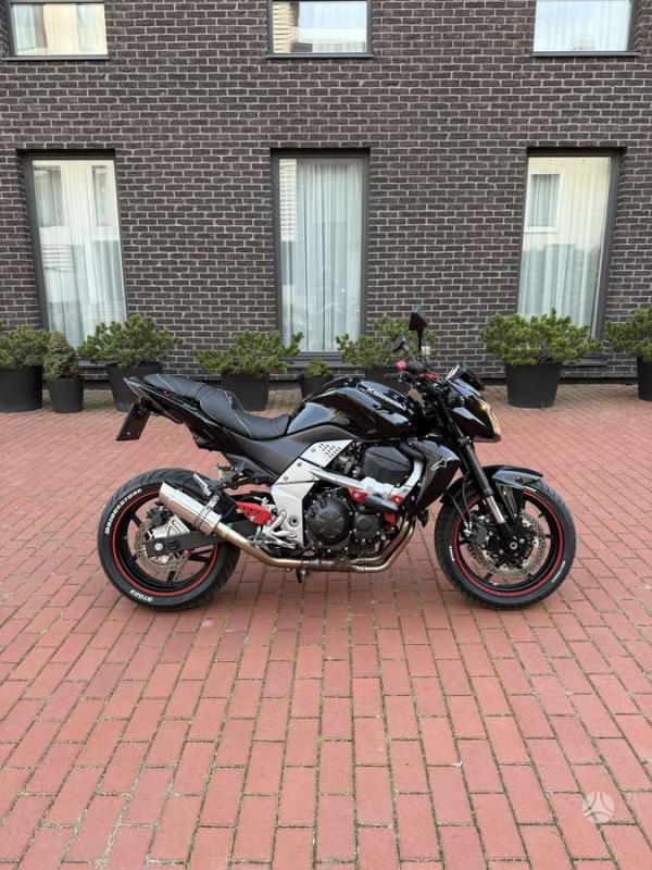 Black Kawasaki Z 2009 in Vilnius, with an engine capacity of 0.75 L and mileage of 28 thousand km for 3700 €, photo 2 on AUTOMOTO.COM.LV