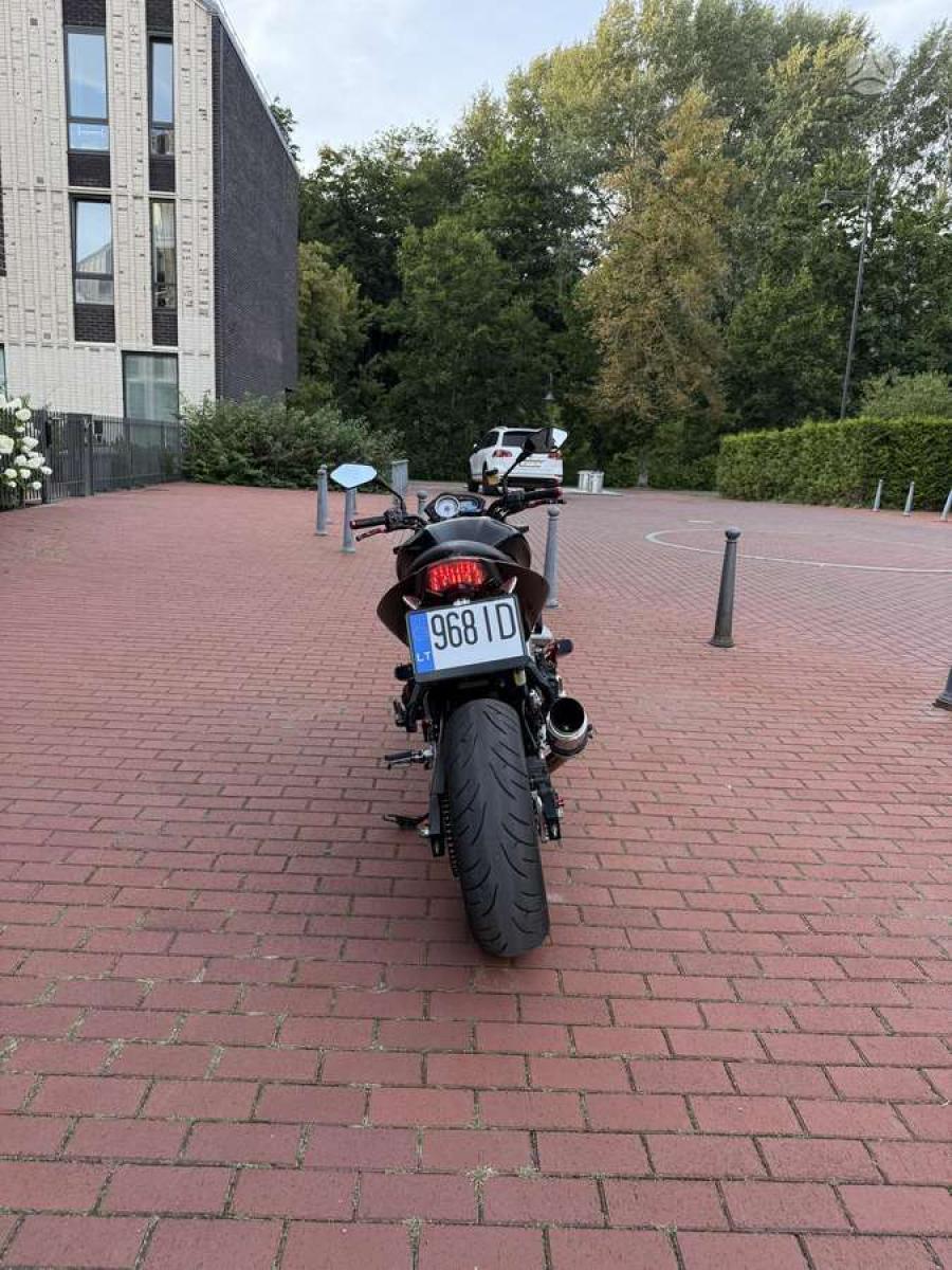 Black Kawasaki Z 2009 in Vilnius, with an engine capacity of 0.75 L and mileage of 28 thousand km for 3700 €, photo 5 on AUTOMOTO.COM.LV