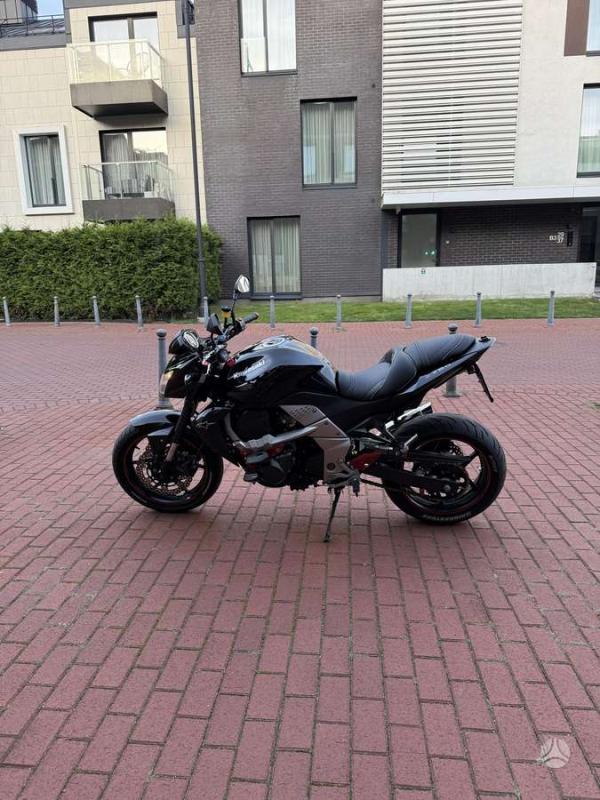 Black Kawasaki Z 2009 in Vilnius, with an engine capacity of 0.75 L and mileage of 28 thousand km for 3700 €, photo 6 on AUTOMOTO.COM.LV