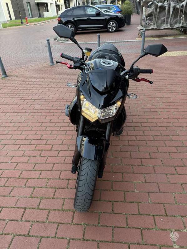 Black Kawasaki Z 2009 in Vilnius, with an engine capacity of 0.75 L and mileage of 28 thousand km for 3700 €, photo 8 on AUTOMOTO.COM.LV