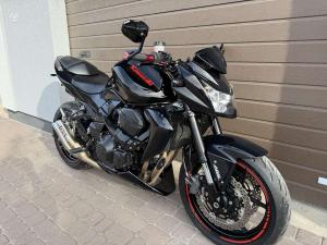 Black Kawasaki Z 2009 in Vilkaviskis, with an engine capacity of 0.75 L and mileage of 39 thousand km for 3600 €, photo 3 on AUTOMOTO.COM.LV
