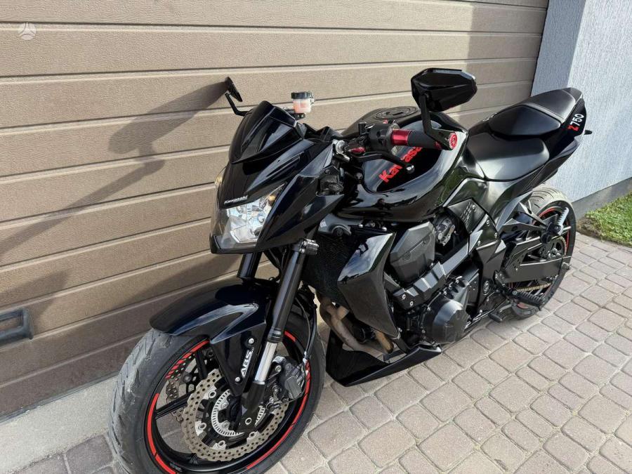 Black Kawasaki Z 2009 in Vilkaviskis, with an engine capacity of 0.75 L and mileage of 39 thousand km for 3600 €, photo 6 on AUTOMOTO.COM.LV