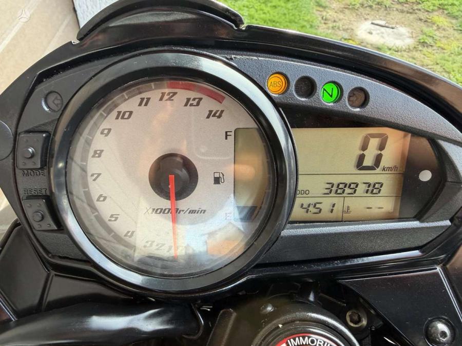Black Kawasaki Z 2009 in Vilkaviskis, with an engine capacity of 0.75 L and mileage of 39 thousand km for 3600 €, photo 8 on AUTOMOTO.COM.LV