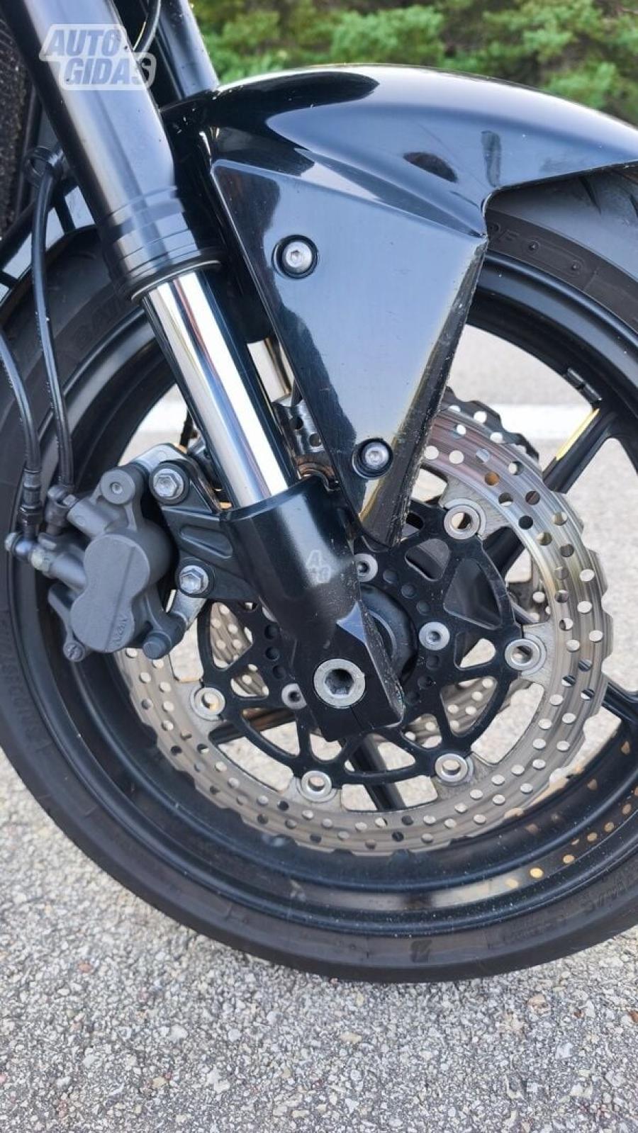 Black Kawasaki Z 2009 in Alytus, with an engine capacity of 0.75 L and mileage of 42 thousand km for 3100 €, photo 6 on AUTOMOTO.COM.LV