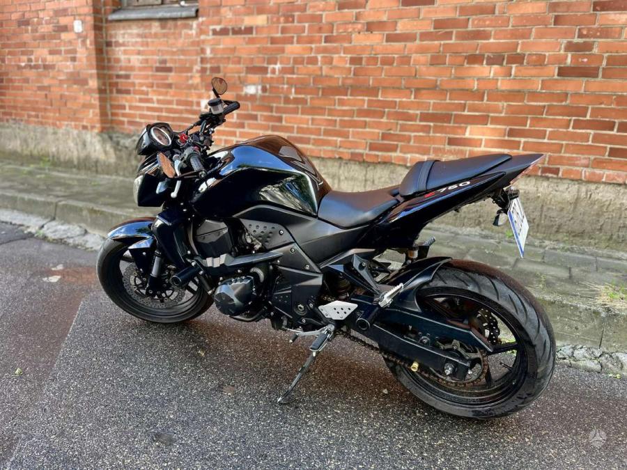 Black Kawasaki Z 2010 in Klaipeda, with an engine capacity of 0.75 L and mileage of 30 thousand km for 3500 €, photo 6 on AUTOMOTO.COM.LV