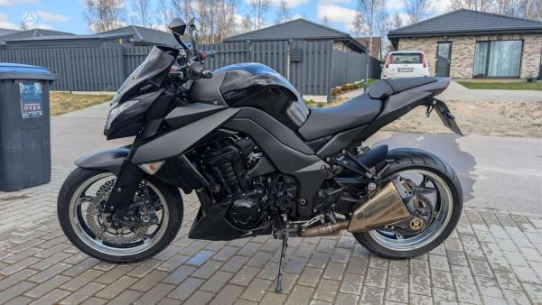 Melns Kawasaki Z 2010 Viļņa, ar dzinēja tilpumu 1.04 L un nobraukumu 21 tūkst. km par 5100 €, foto 1 vietnē AUTOMOTO.COM.LV