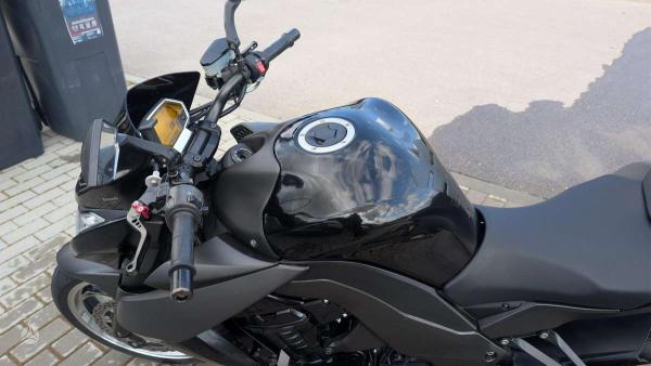 Melns Kawasaki Z 2010 Viļņa, ar dzinēja tilpumu 1.04 L un nobraukumu 21 tūkst. km par 5100 €, foto 5 vietnē AUTOMOTO.COM.LV