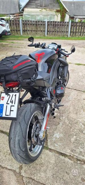 Black Kawasaki Z 2010 in Mazeikiai, with an engine capacity of 1.00 L and mileage of 48 thousand km for 4800 €, photo 6 on AUTOMOTO.COM.LV