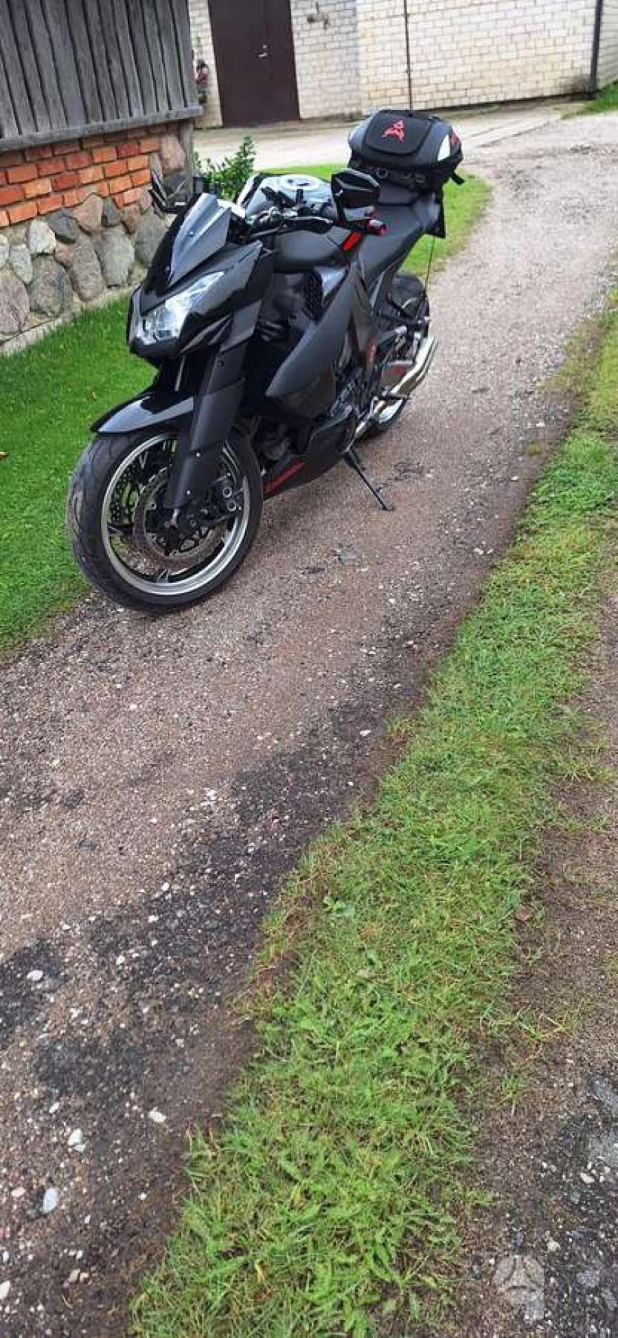 Black Kawasaki Z 2010 in Mazeikiai, with an engine capacity of 1.00 L and mileage of 48 thousand km for 4800 €, photo 7 on AUTOMOTO.COM.LV