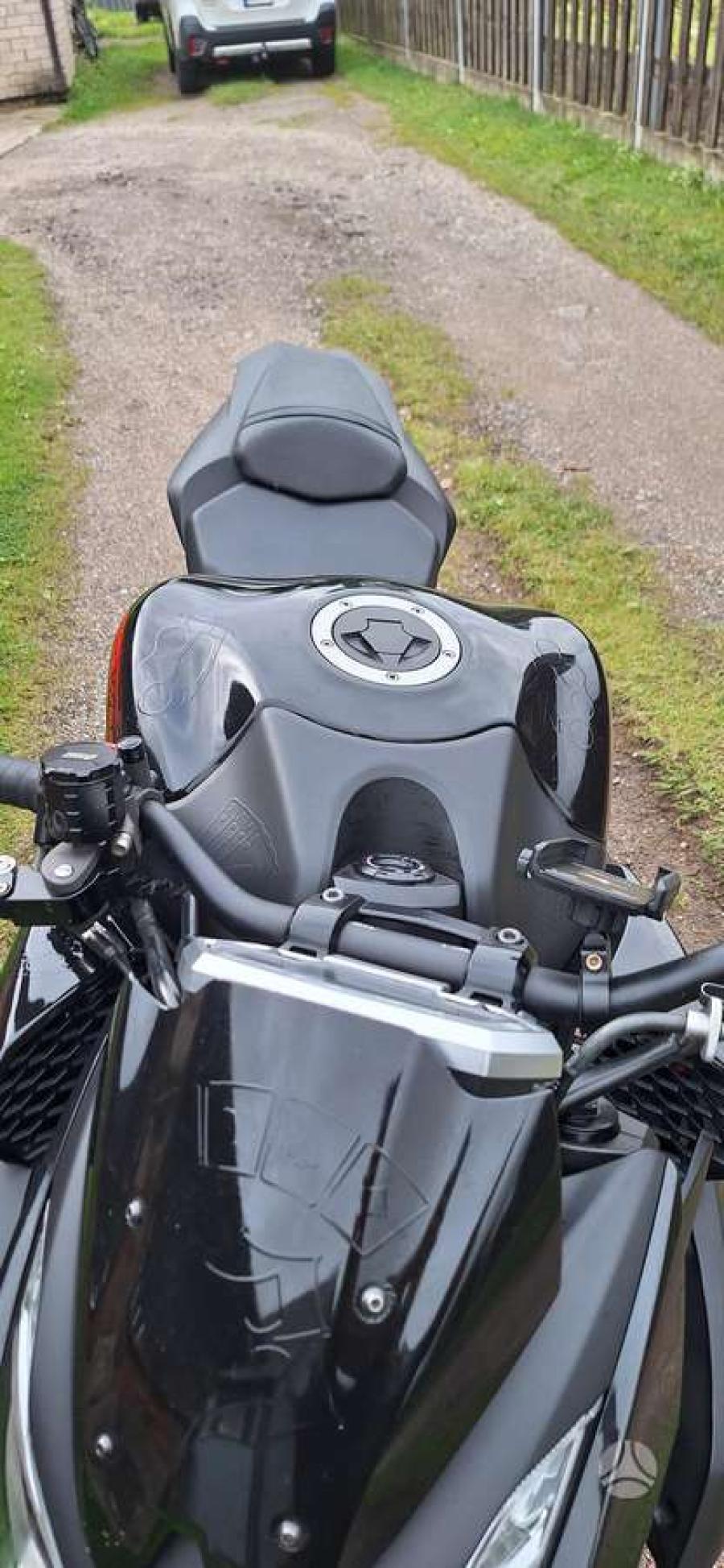Black Kawasaki Z 2010 in Mazeikiai, with an engine capacity of 1.00 L and mileage of 48 thousand km for 4800 €, photo 10 on AUTOMOTO.COM.LV
