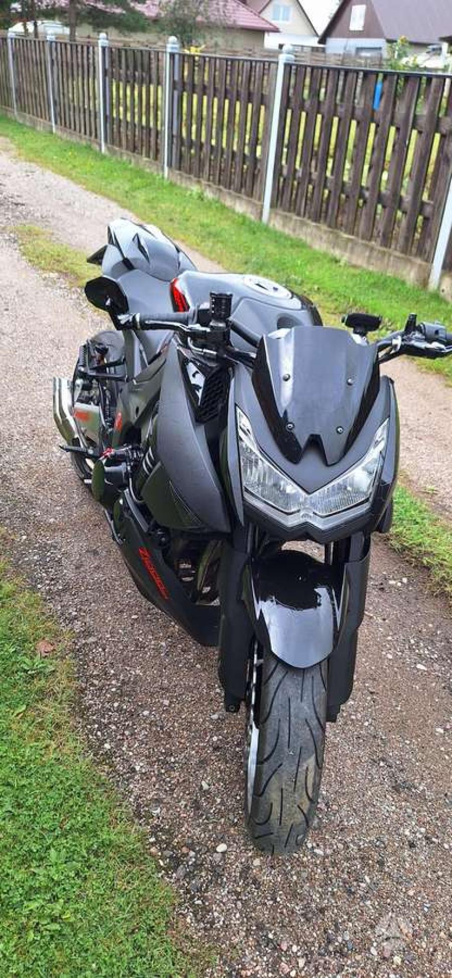 Black Kawasaki Z 2010 in Mazeikiai, with an engine capacity of 1.00 L and mileage of 48 thousand km for 4800 €, photo 12 on AUTOMOTO.COM.LV