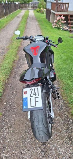 Black Kawasaki Z 2010 in Mazeikiai, with an engine capacity of 1.00 L and mileage of 48 thousand km for 4800 €, photo 13 on AUTOMOTO.COM.LV