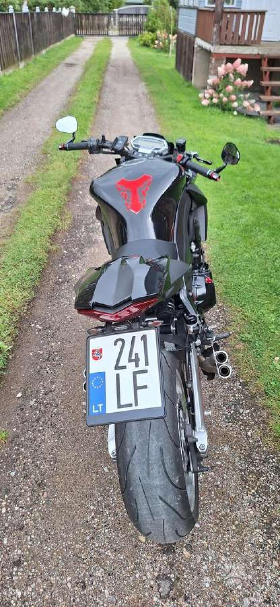 Black Kawasaki Z 2010 in Mazeikiai, with an engine capacity of 1.00 L and mileage of 48 thousand km for 4800 €, photo 13 on AUTOMOTO.COM.LV