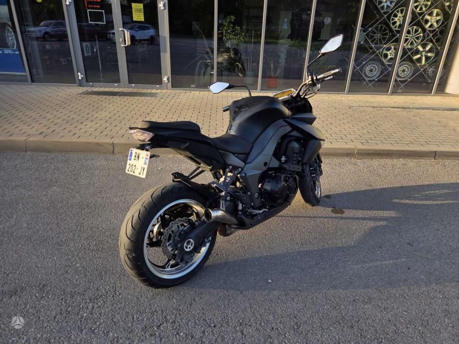 Black Kawasaki Z 2011 in Alytus, with an engine capacity of 1.00 L and mileage of 29 thousand km for 4700 €, photo 5 on AUTOMOTO.COM.LV