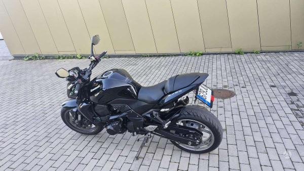 Black Kawasaki Z 2011 in Kaunas, with an engine capacity of 0.75 L and mileage of 34 thousand km for 3499 €, photo 6 on AUTOMOTO.COM.LV