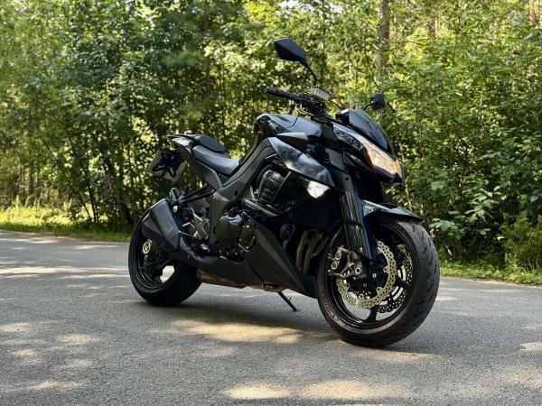 Black Kawasaki Z 2011 in Varena, with an engine capacity of 1.00 L and mileage of 52 thousand km for 5300 €, photo 1 on AUTOMOTO.COM.LV
