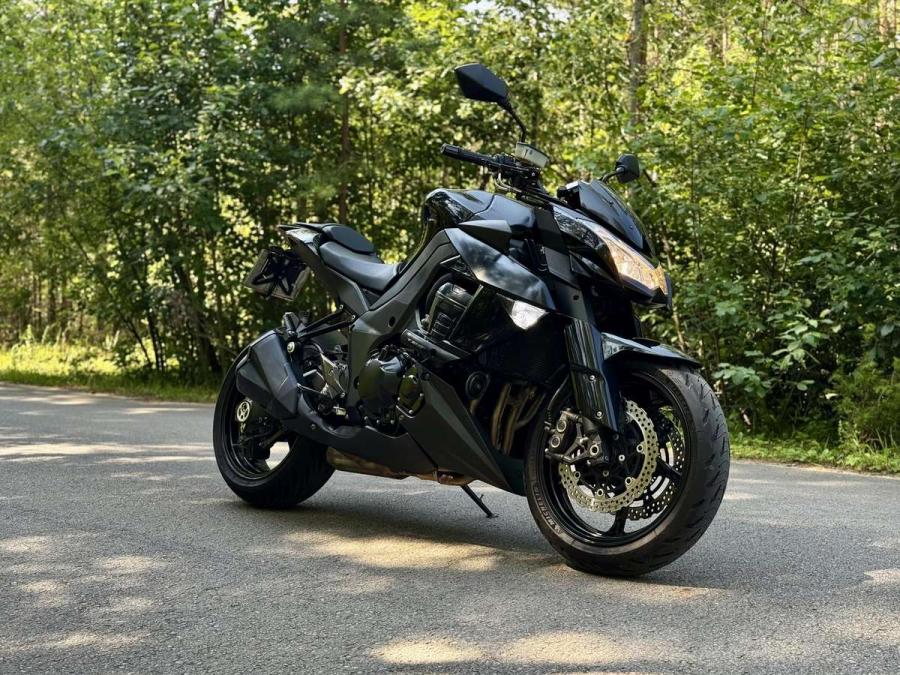 Black Kawasaki Z 2011 in Varena, with an engine capacity of 1.00 L and mileage of 52 thousand km for 5300 €, photo 1 on AUTOMOTO.COM.LV