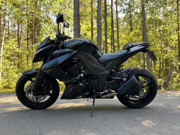 Black Kawasaki Z 2011 in Varena, with an engine capacity of 1.00 L and mileage of 52 thousand km for 5300 €, photo 3 on AUTOMOTO.COM.LV