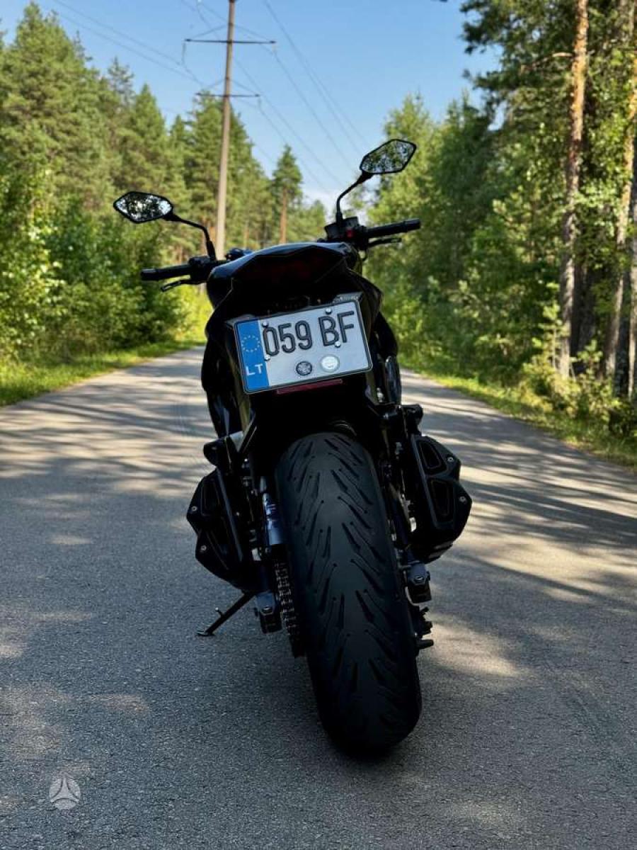 Black Kawasaki Z 2011 in Varena, with an engine capacity of 1.00 L and mileage of 52 thousand km for 5300 €, photo 5 on AUTOMOTO.COM.LV
