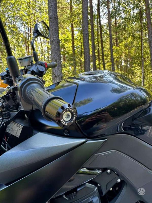 Black Kawasaki Z 2011 in Varena, with an engine capacity of 1.00 L and mileage of 52 thousand km for 5300 €, photo 5 on AUTOMOTO.COM.LV