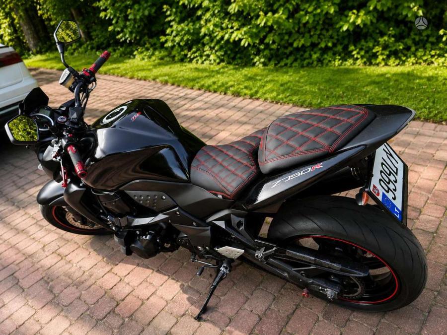 Black Kawasaki Z 2011 in Utena, with an engine capacity of 0.75 L and mileage of 39 thousand km for 3300 €, photo 1 on AUTOMOTO.COM.LV