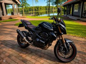 Black Kawasaki Z 2011 in Utena, with an engine capacity of 0.75 L and mileage of 39 thousand km for 3300 €, photo 4 on AUTOMOTO.COM.LV