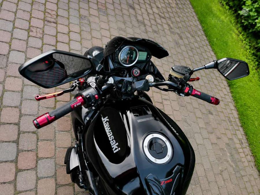 Black Kawasaki Z 2011 in Utena, with an engine capacity of 0.75 L and mileage of 39 thousand km for 3300 €, photo 7 on AUTOMOTO.COM.LV
