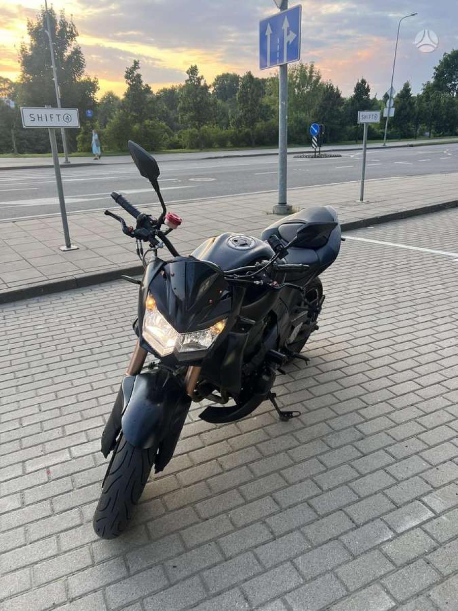 Black Kawasaki Z 2011 in Vilnius, with an engine capacity of 0.75 L and mileage of 35 thousand km for 3800 €, photo 1 on AUTOMOTO.COM.LV