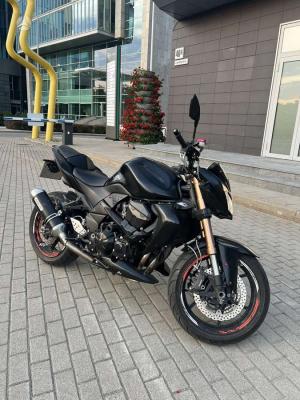 Black Kawasaki Z 2011 in Vilnius, with an engine capacity of 0.75 L and mileage of 35 thousand km for 3800 €, photo 3 on AUTOMOTO.COM.LV