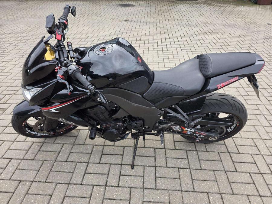 Black Kawasaki Z 2011 in Kaunas, with an engine capacity of 1.00 L and mileage of 50 thousand km for 4500 €, photo 3 on AUTOMOTO.COM.LV