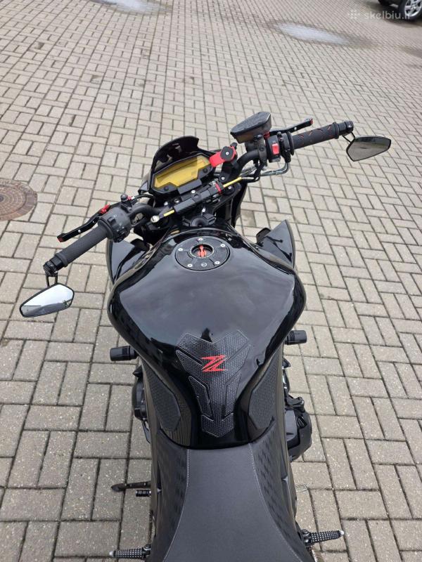 Black Kawasaki Z 2011 in Kaunas, with an engine capacity of 1.00 L and mileage of 50 thousand km for 4500 €, photo 6 on AUTOMOTO.COM.LV