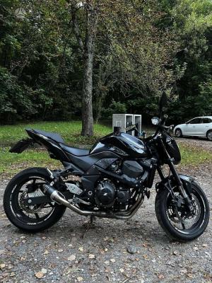 Black Kawasaki Z 2011 in Vilnius, with an engine capacity of 0.75 L and mileage of 36 thousand km for 3450 €, photo 4 on AUTOMOTO.COM.LV