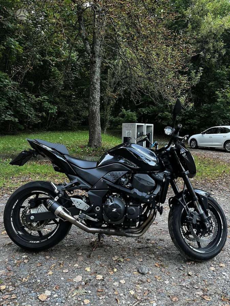 Black Kawasaki Z 2011 in Vilnius, with an engine capacity of 0.75 L and mileage of 36 thousand km for 3450 €, photo 4 on AUTOMOTO.COM.LV
