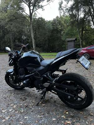 Black Kawasaki Z 2011 in Vilnius, with an engine capacity of 0.75 L and mileage of 36 thousand km for 3450 €, photo 5 on AUTOMOTO.COM.LV