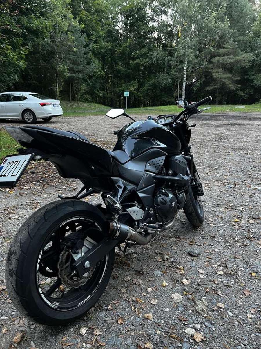 Black Kawasaki Z 2011 in Vilnius, with an engine capacity of 0.75 L and mileage of 36 thousand km for 3450 €, photo 6 on AUTOMOTO.COM.LV