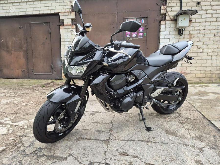 Black Kawasaki Z 2012 in Alytus, with an engine capacity of 0.75 L and mileage of 22 thousand km for 3960 €, photo 1 on AUTOMOTO.COM.LV