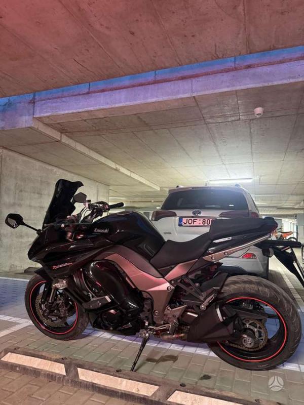 Black Kawasaki Z 2012 in Vilnius, with an engine capacity of 1.00 L and mileage of 45 thousand km for 4999 €, photo 4 on AUTOMOTO.COM.LV