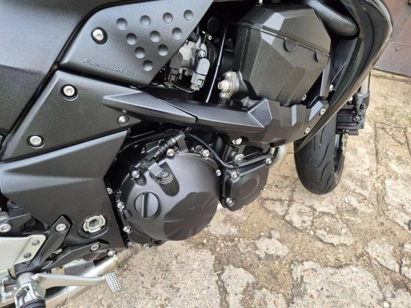 Black Kawasaki Z 2012 in Alytus, with an engine capacity of 0.75 L and mileage of 22 thousand km for 3680 €, photo 9 on AUTOMOTO.COM.LV