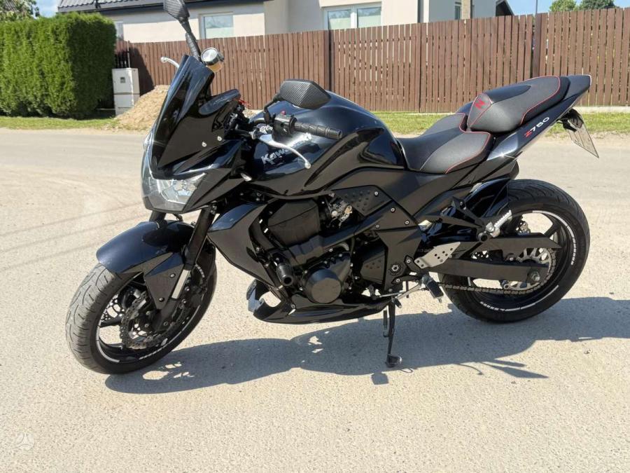 Melns Kawasaki Z 2012 Plungė, ar dzinēja tilpumu 0.75 L un nobraukumu 41 tūkst. km par 4000 €, foto 1 vietnē AUTOMOTO.COM.LV