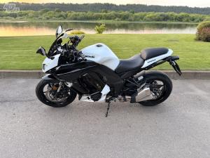 Черный Кавасаки Z 2013 в Каунас, объемом двигателя 1.00 л и пробегом 5 тыс. км за 5999 €, фото 4 на AUTOMOTO.COM.LV
