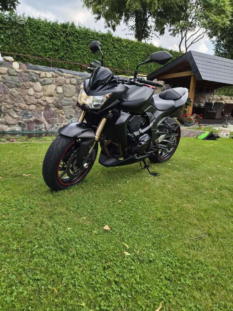 Black Kawasaki Z 2013 in Druskininkai, with an engine capacity of 0.75 L and mileage of 73 thousand km for 3500 €, photo 1 on AUTOMOTO.COM.LV