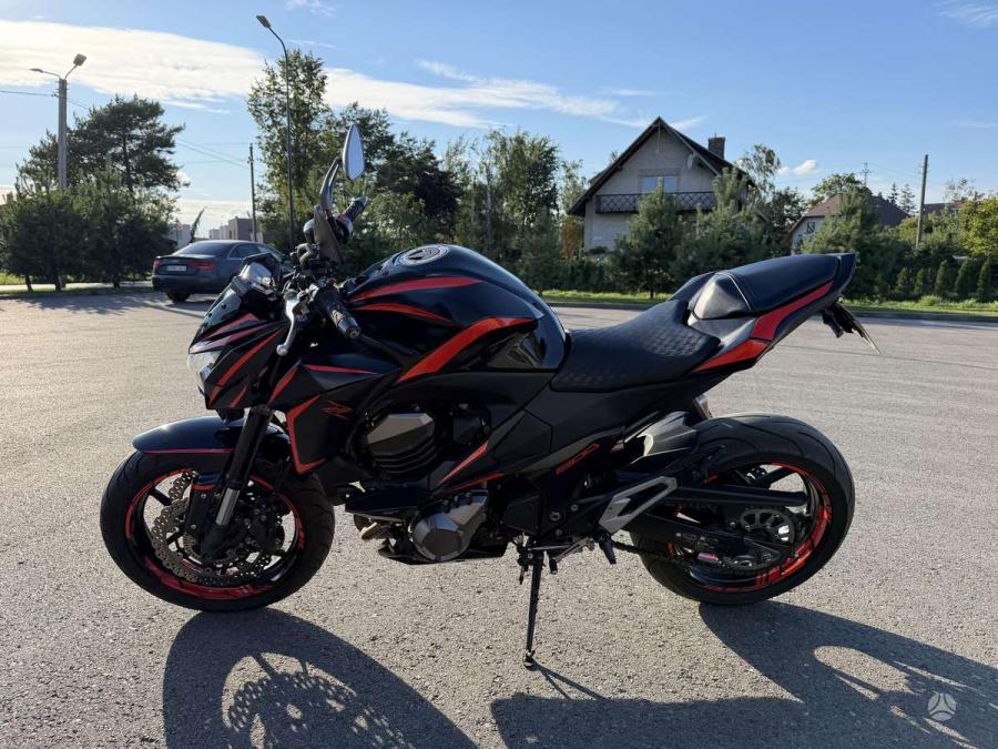 Melns Kawasaki Z 2013 Kauņa, ar dzinēja tilpumu 0.80 L un nobraukumu 20 tūkst. km par 4200 €, foto 8 vietnē AUTOMOTO.COM.LV