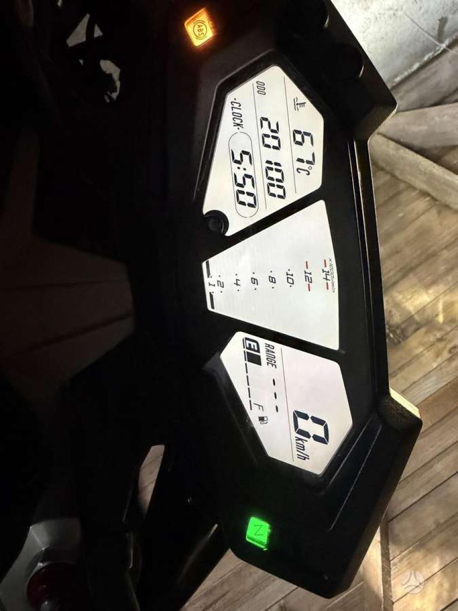 Melns Kawasaki Z 2013 Kauņa, ar dzinēja tilpumu 0.80 L un nobraukumu 20 tūkst. km par 4200 €, foto 13 vietnē AUTOMOTO.COM.LV