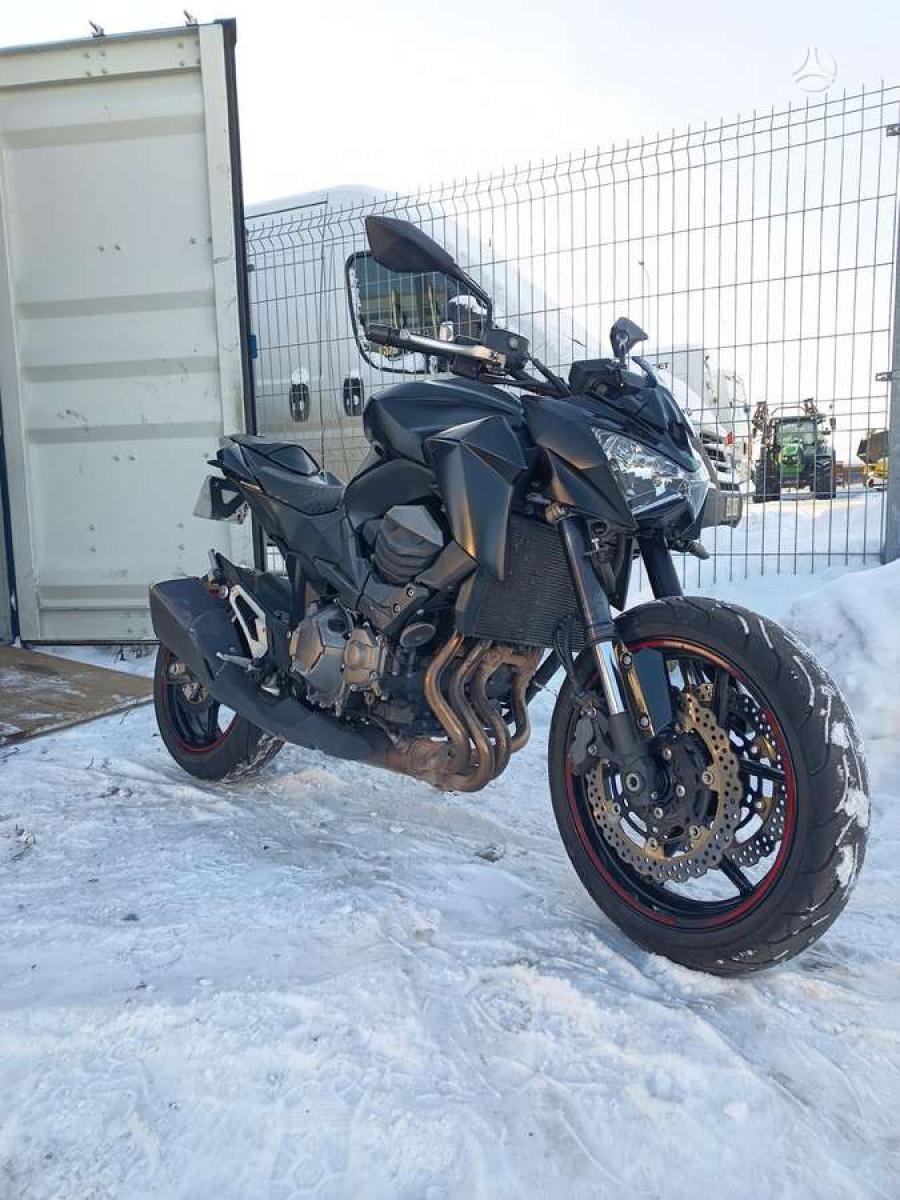 Black Kawasaki Z 2014 in Kaunas, with an engine capacity of 0.80 L and mileage of 60 thousand km for 3600 €, photo 1 on AUTOMOTO.COM.LV