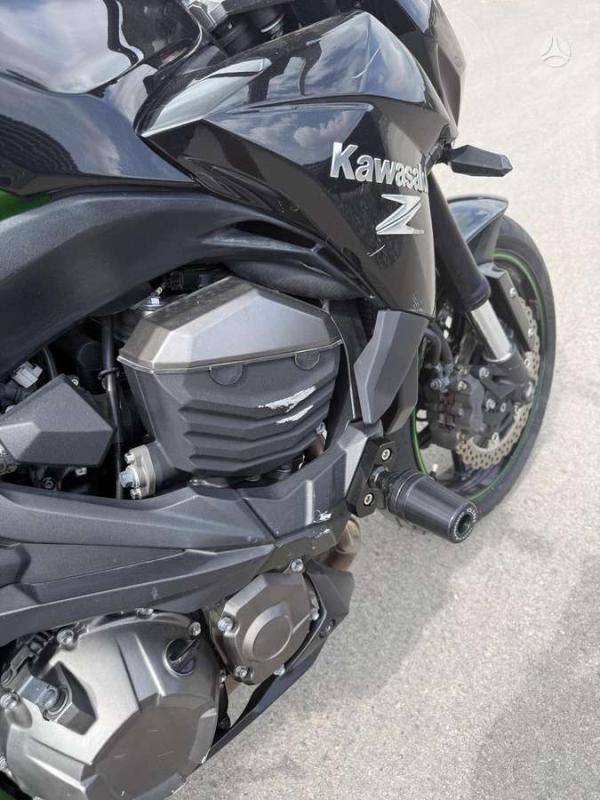 Black Kawasaki Z 2014 in Kaunas, with an engine capacity of 0.80 L and mileage of 27 thousand km for 4500 €, photo 10 on AUTOMOTO.COM.LV