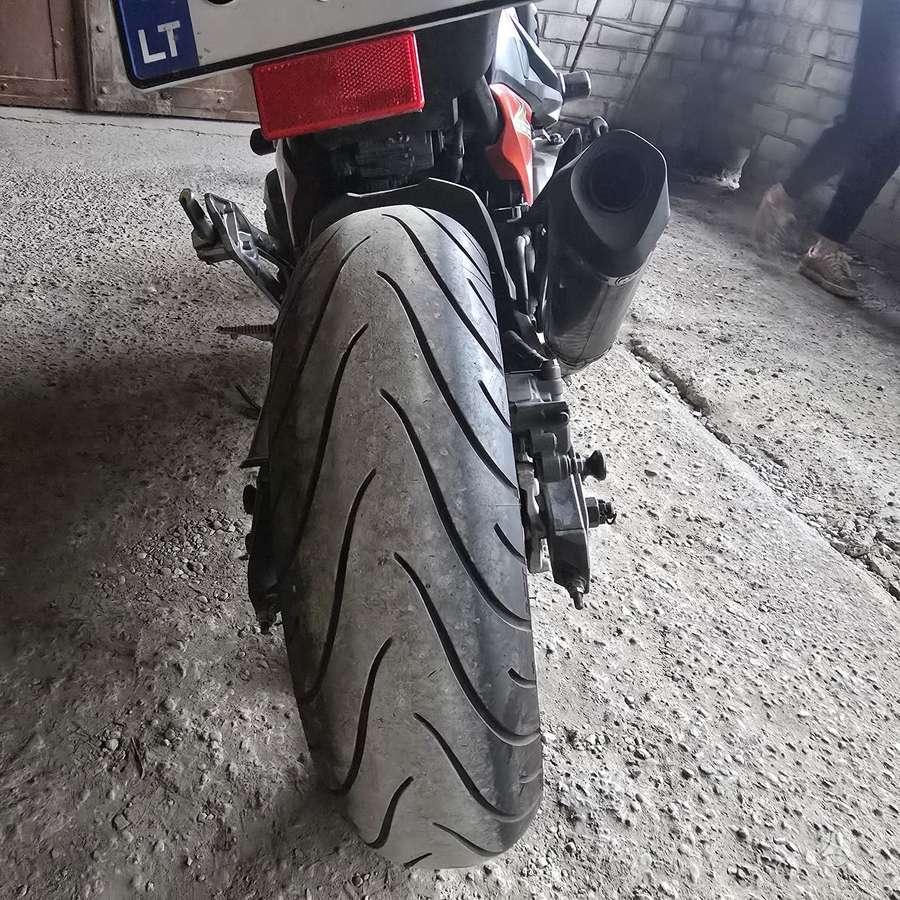 Melns Kawasaki Z 2014 Kauņa, ar dzinēja tilpumu 0.80 L un nobraukumu 24 tūkst. km par 4000 €, foto 11 vietnē AUTOMOTO.COM.LV