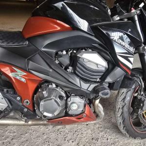 Melns Kawasaki Z 2014 Kauņa, ar dzinēja tilpumu 0.80 L un nobraukumu 24 tūkst. km par 4000 €, foto 17 vietnē AUTOMOTO.COM.LV