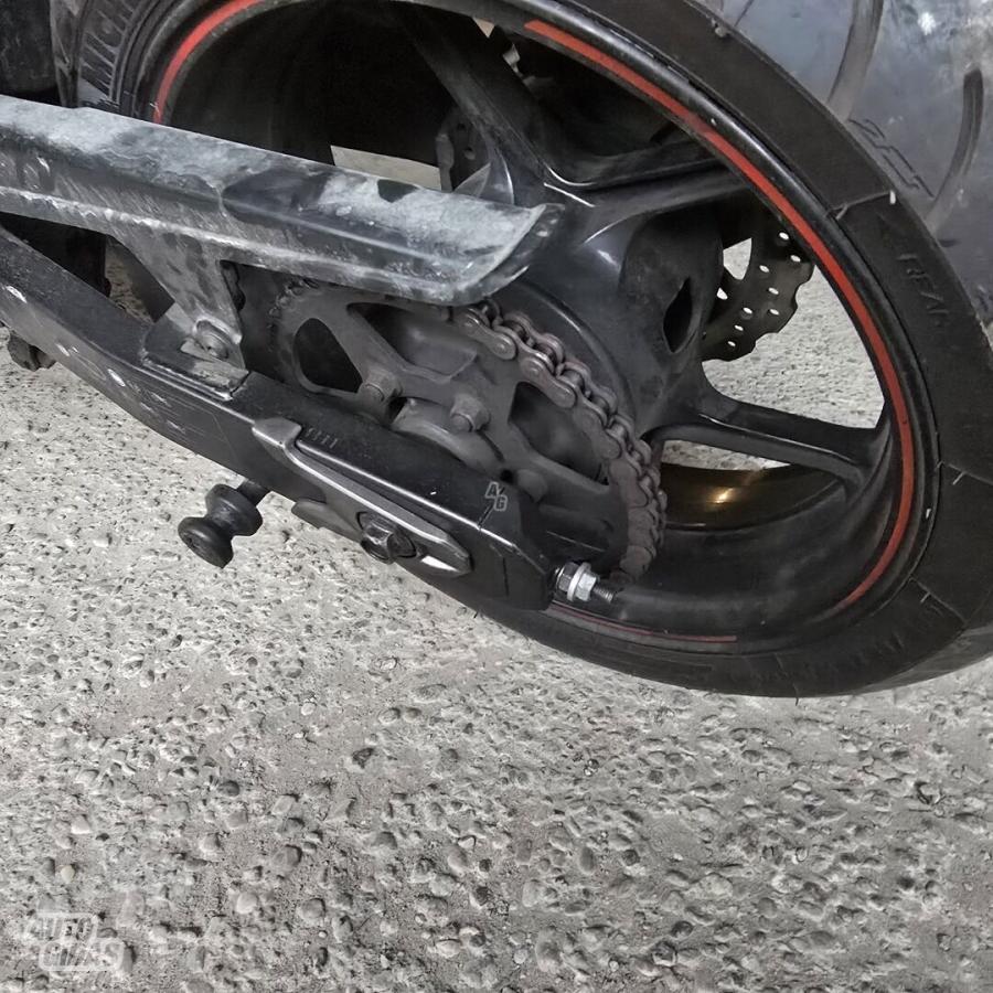 Black Kawasaki Z 2014 in Kaunas, with an engine capacity of 0.80 L and mileage of 24 thousand km for 3800 €, photo 8 on AUTOMOTO.COM.LV