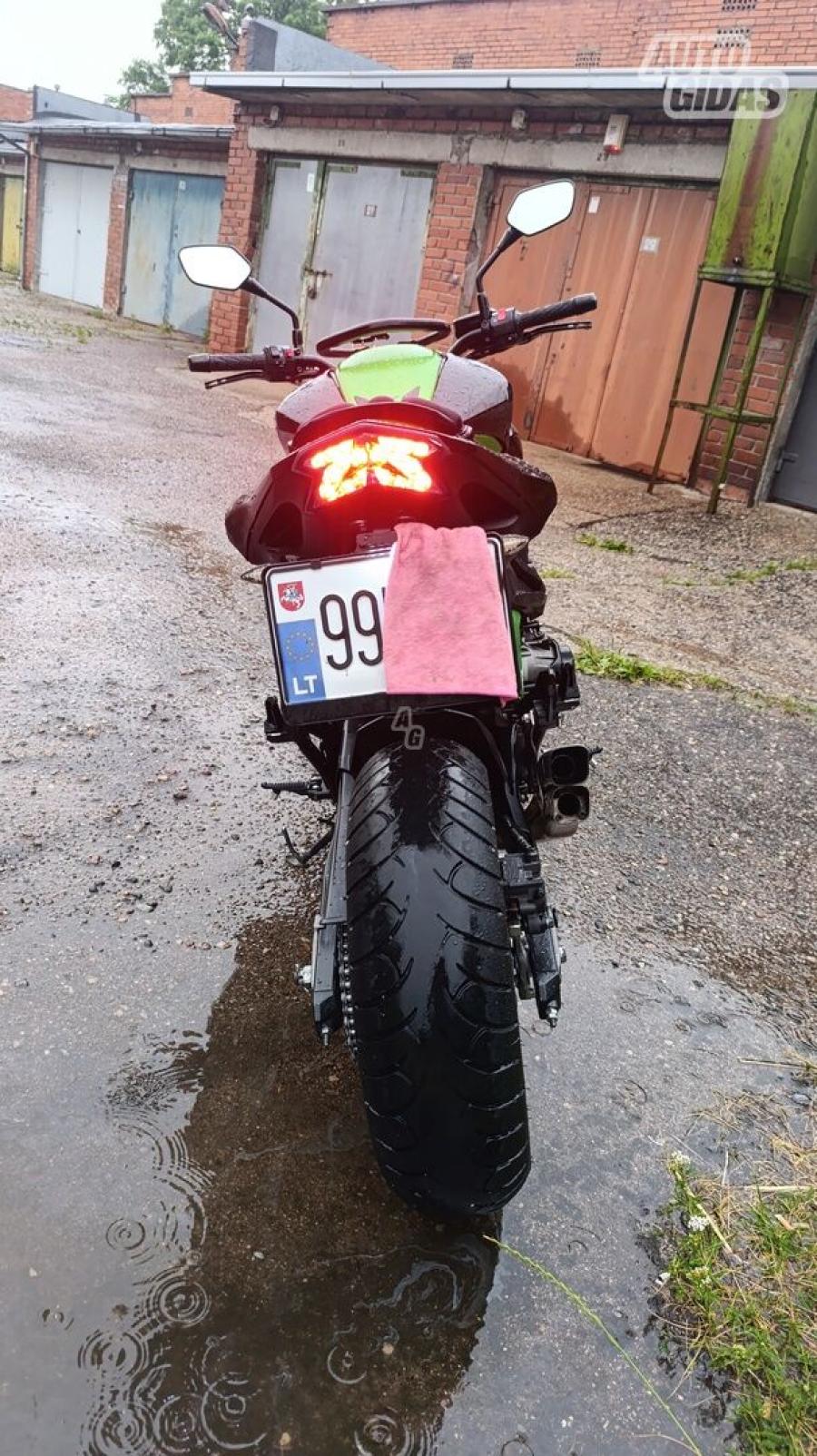 Black Kawasaki Z 2015 in Marijampole, with an engine capacity of 0.80 L and mileage of 26 thousand km for 5300 €, photo 9 on AUTOMOTO.COM.LV